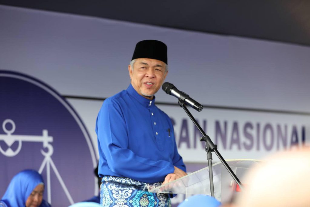 Ahmad Zahid sedia kemukakan saman malu terhadap Raja Petra – BBC PORTAL