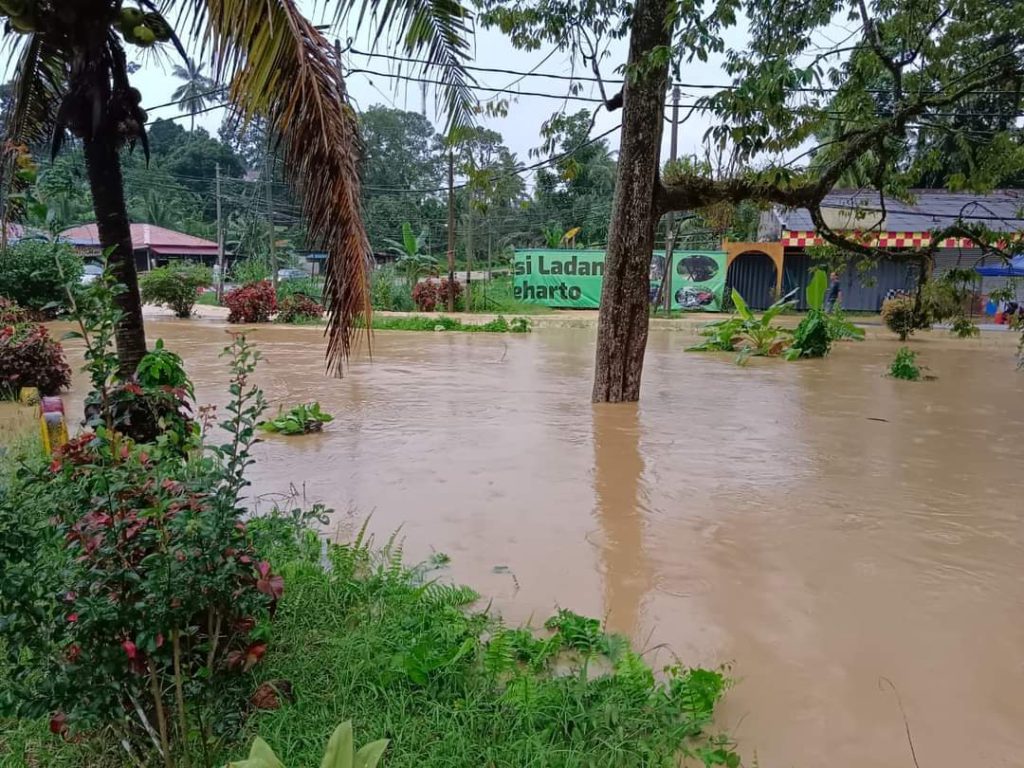 Mangsa banjir Selangor, Perak terus meningkat – BBC PORTAL
