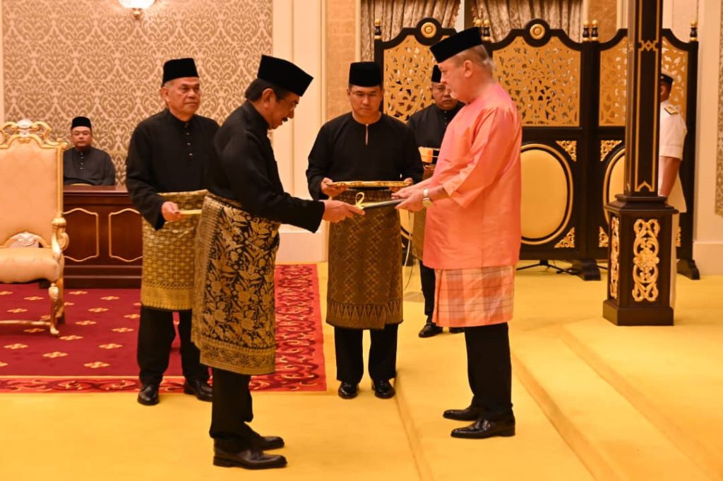 Musa Aman dilantik Yang Dipertua Sabah ke-11 – BBC PORTAL