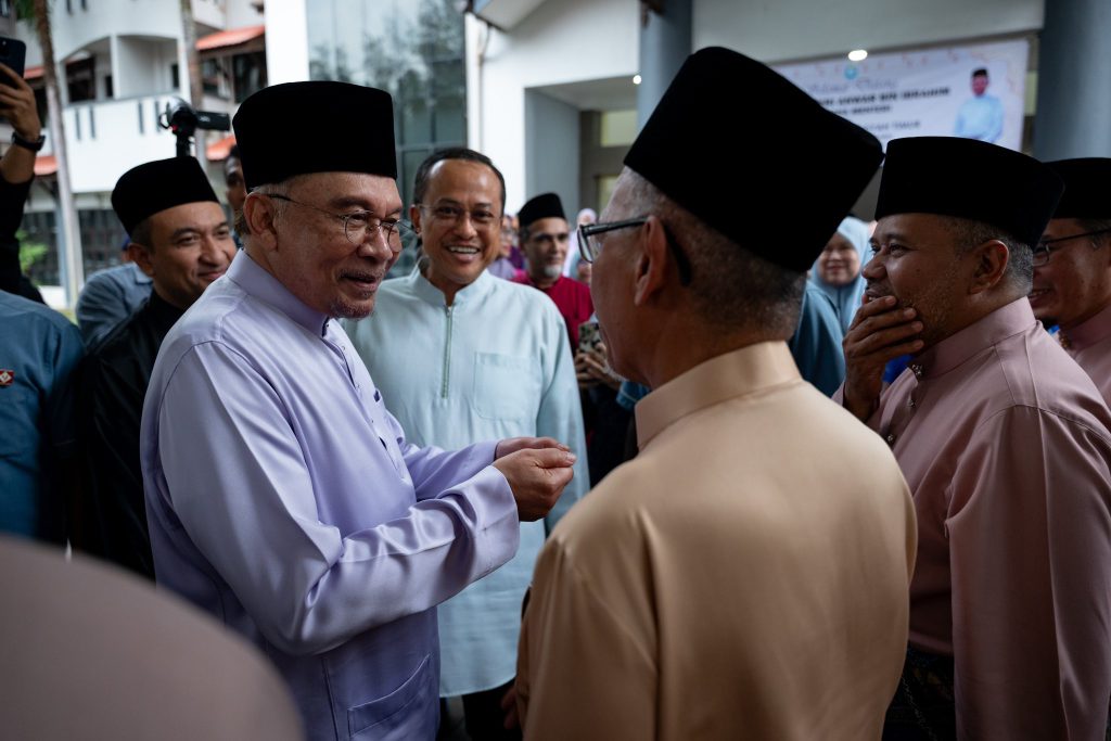 Kerajaan beri duit raya RM250 kepada 70,000 guru KAFA, imam – BBC PORTAL